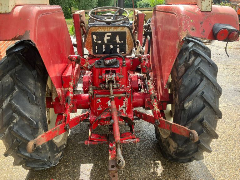 Tractor – 1973 International Harvester 354 Classic loader – Cranmore ...