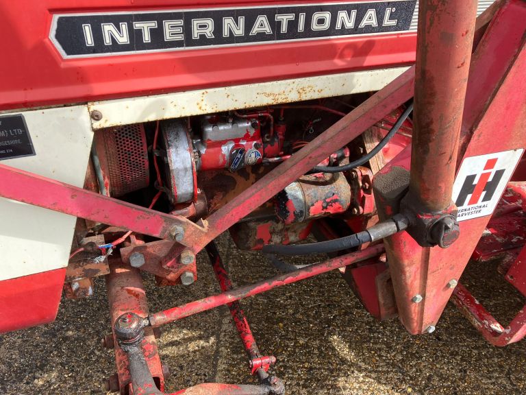 Tractor – 1973 International Harvester 354 Classic loader – Cranmore ...