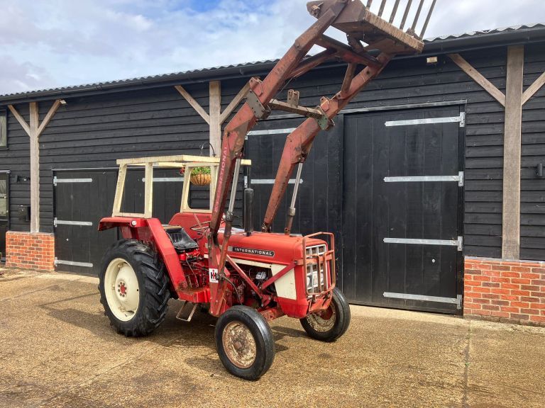 Tractor – 1973 International Harvester 354 Classic loader – Cranmore ...