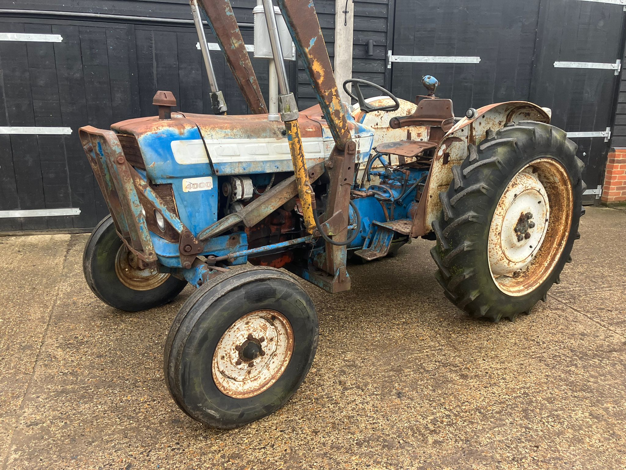 Ford 4000 / loader – Cranmore Tractors